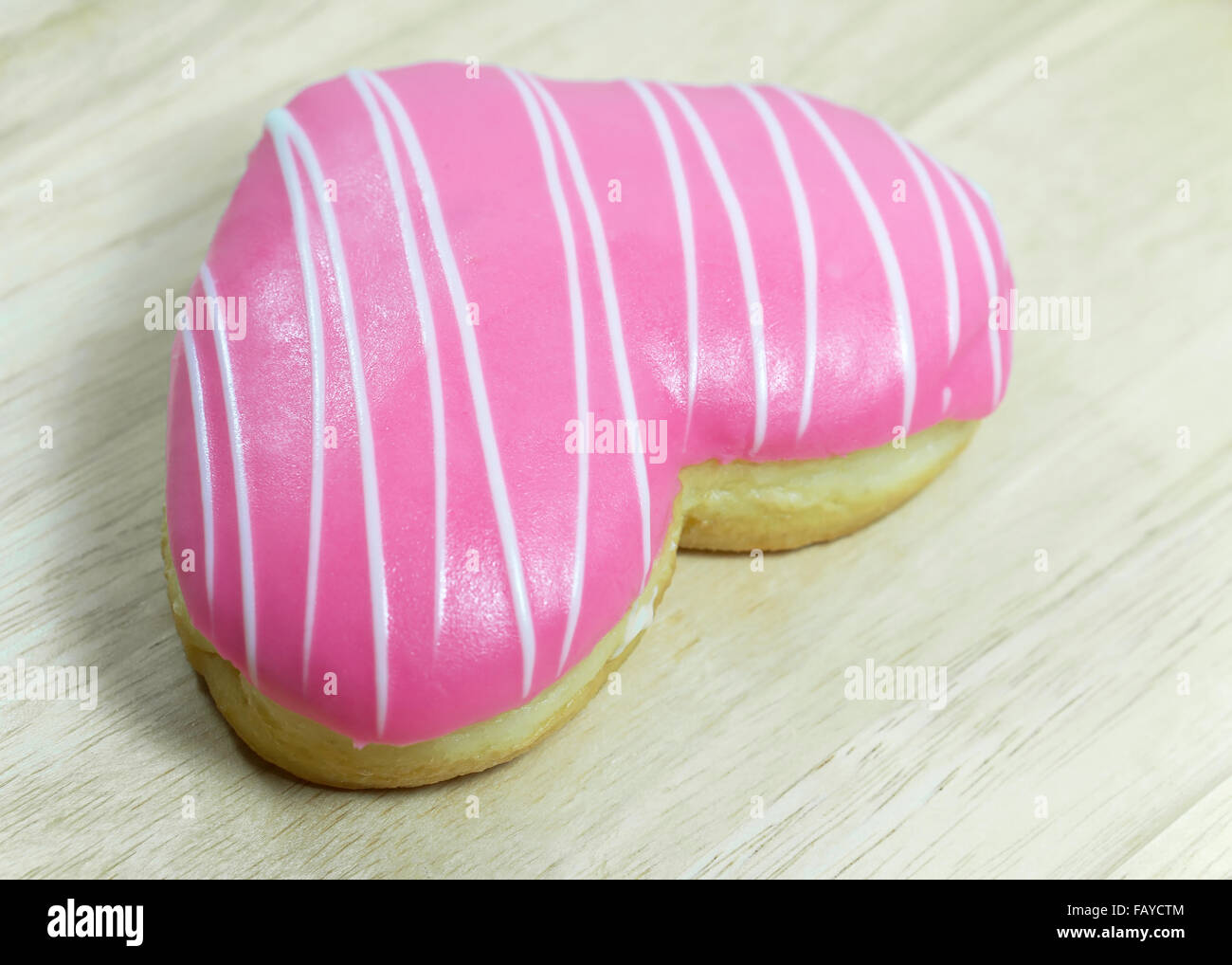 Heart donuts hi-res stock photography and images - Alamy