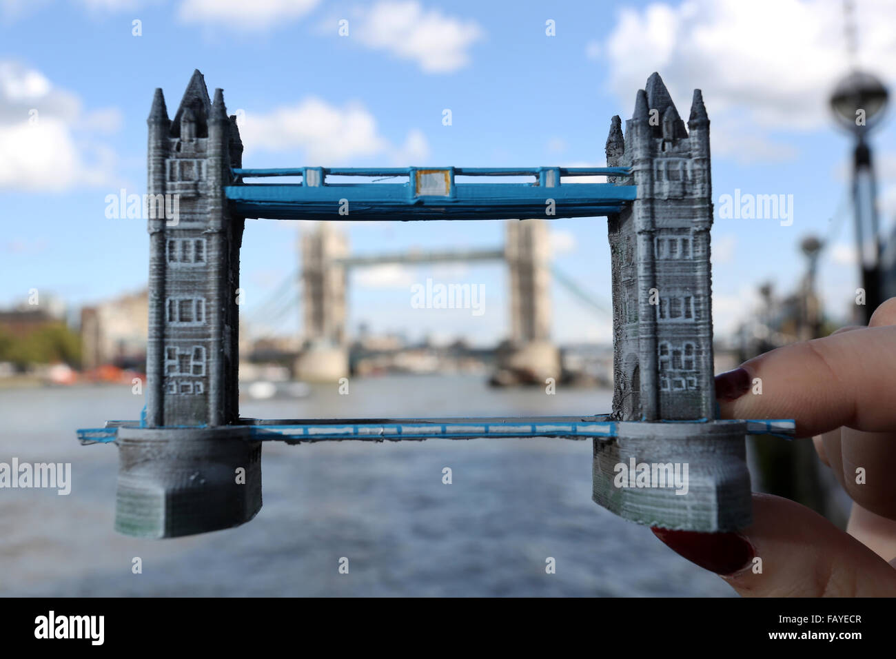 London's famous landmarks recreated in perfect miniature detail using ...