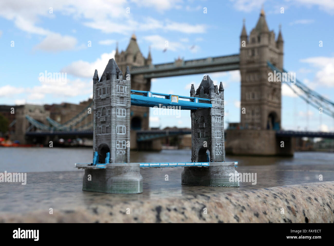 London's famous landmarks recreated in perfect miniature detail using ...