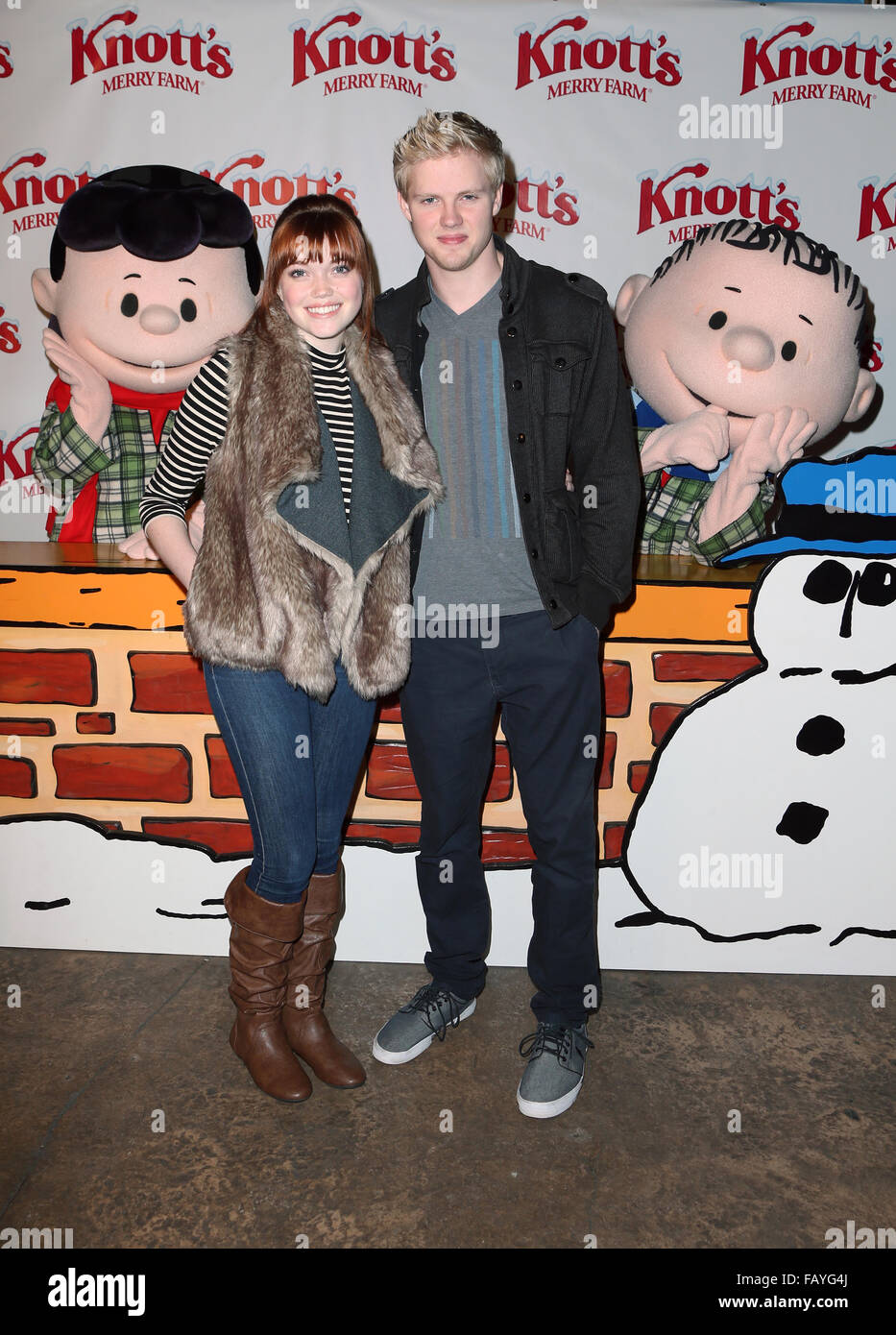 Knott's Berry Farm's Countdown To Christmas And Snoopy's Merriest Tree ...