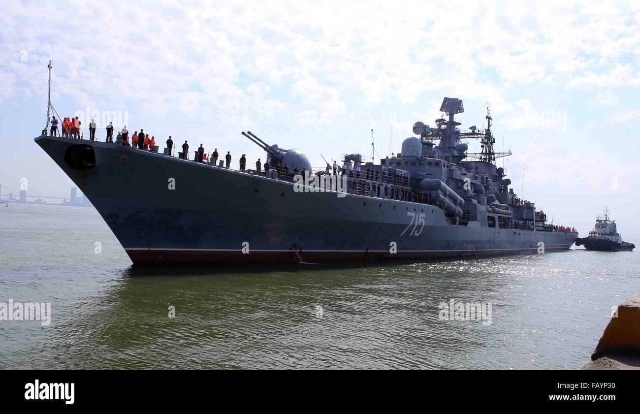Hanoi. 6th Jan, 2016. Photo taken on Jan. 6, 2016 shows a destroyer ...