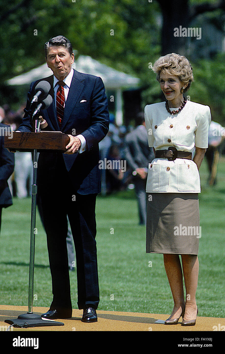 Ronald nancy reagan 1986 hi-res stock photography and images - Alamy