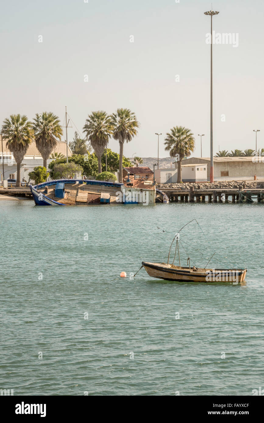 Capsized boat hi-res stock photography and images - Alamy