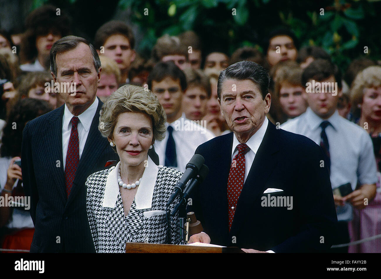 1987 bush hi-res stock photography and images - Alamy