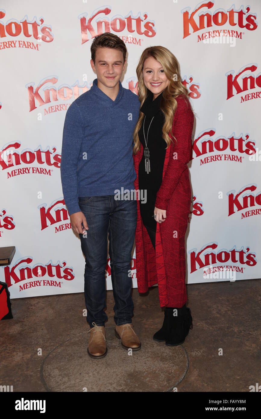 Knott's Merry Farm Countdown to Christmas at Buena Park - Arrivals ...