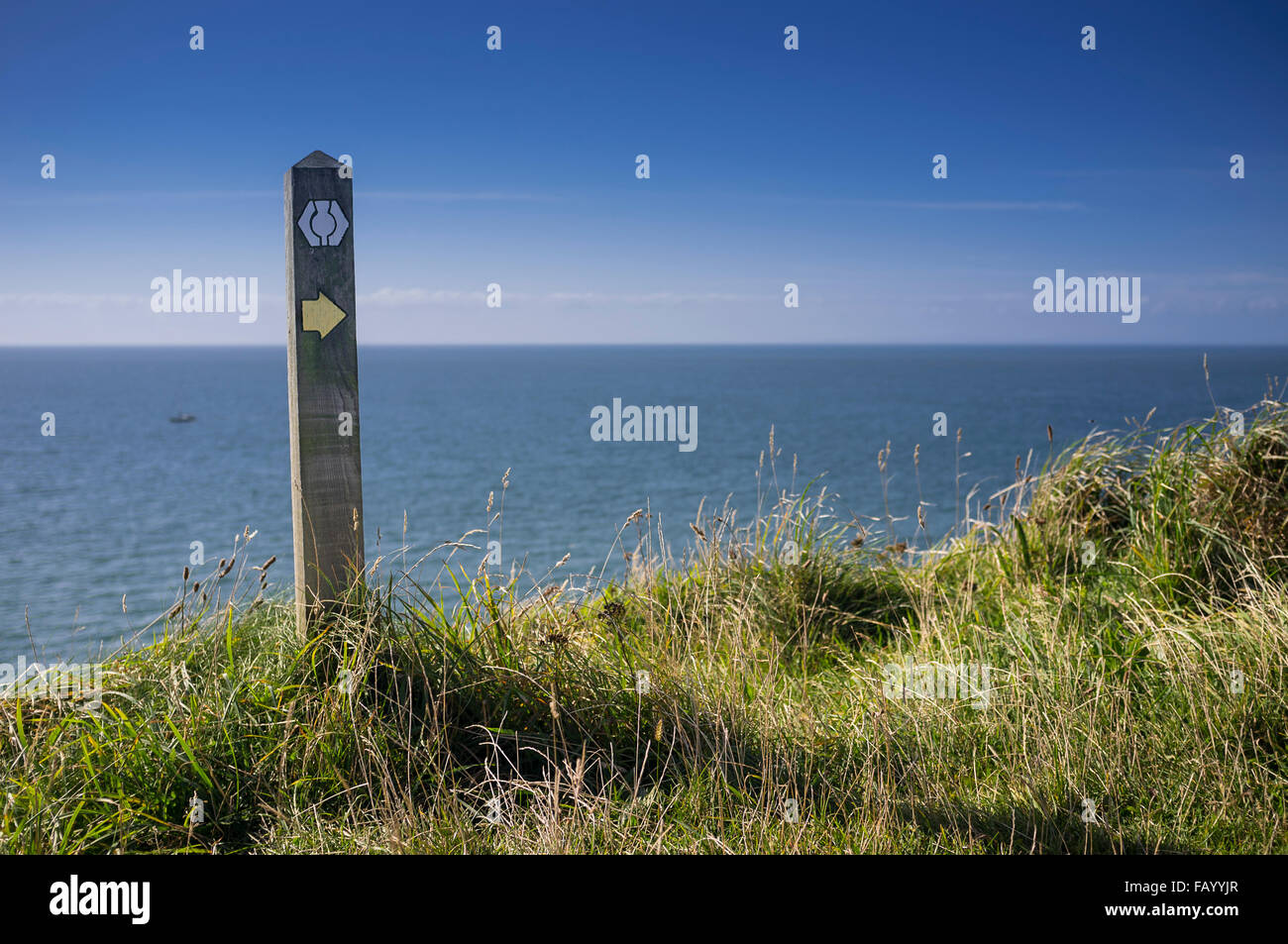 Right of way marker hi-res stock photography and images - Alamy