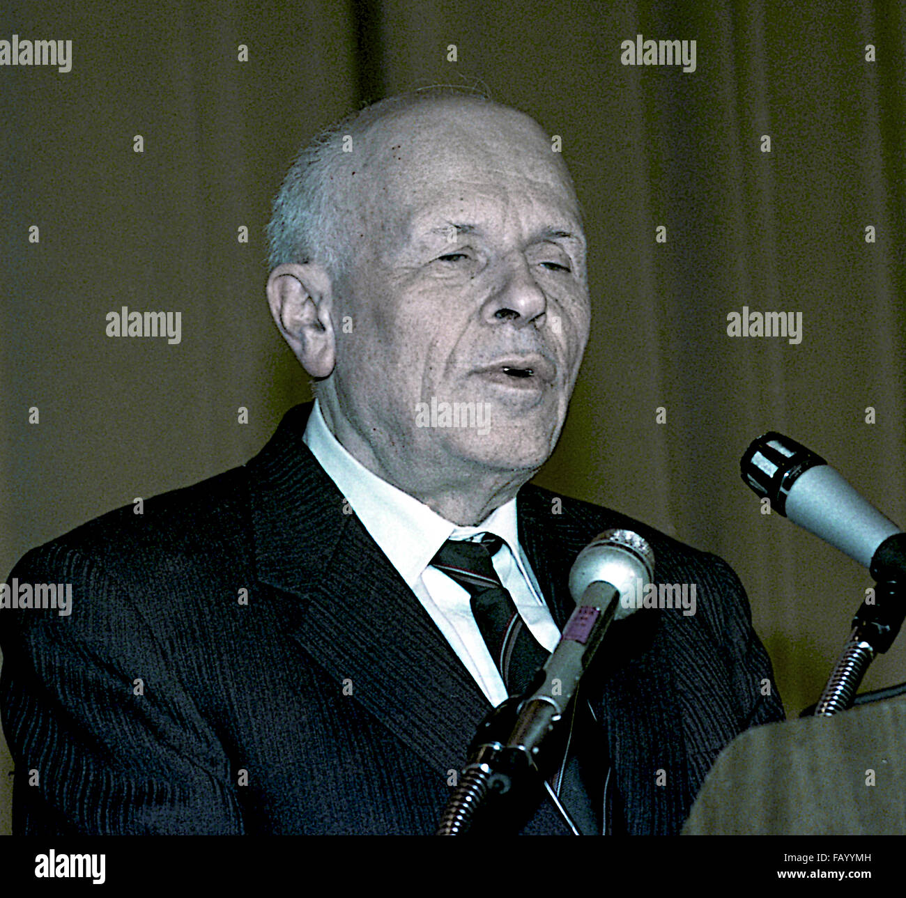 Washington, DC. 11-16-1988 Doctor Andrei Sakharov at the "Ethics and ...