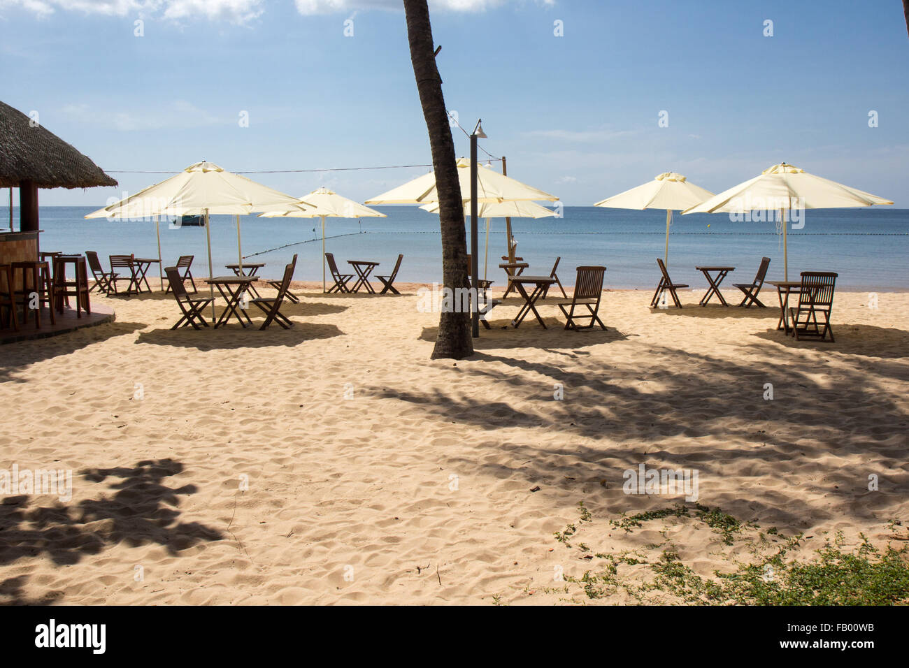 Bali beach island restaurant hi-res stock photography and images - Alamy
