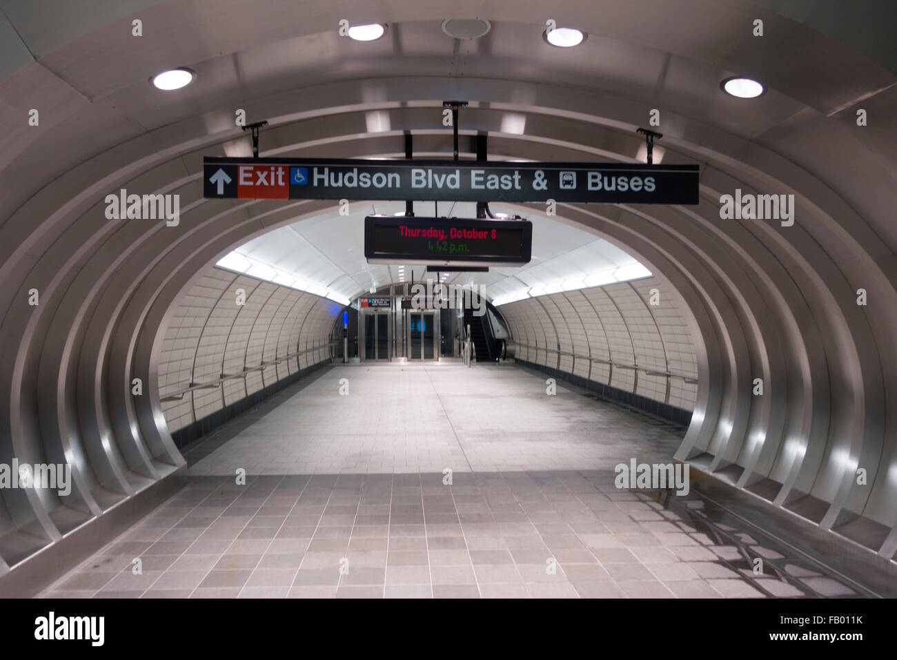 Number 7 subway line extension hi-res stock photography and images - Alamy
