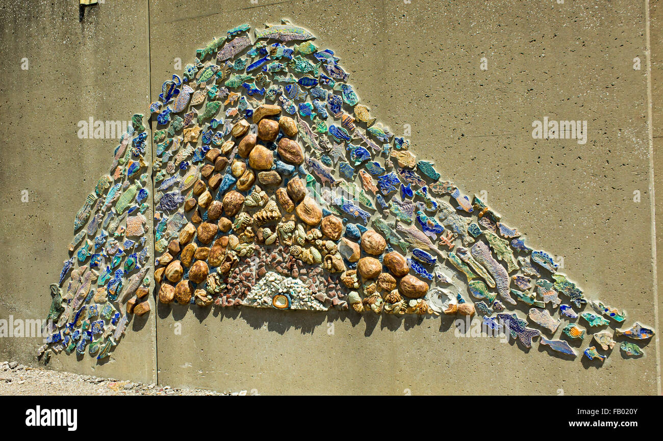 Rocks on a wall in Saint Louis, MO Stock Photo - Alamy