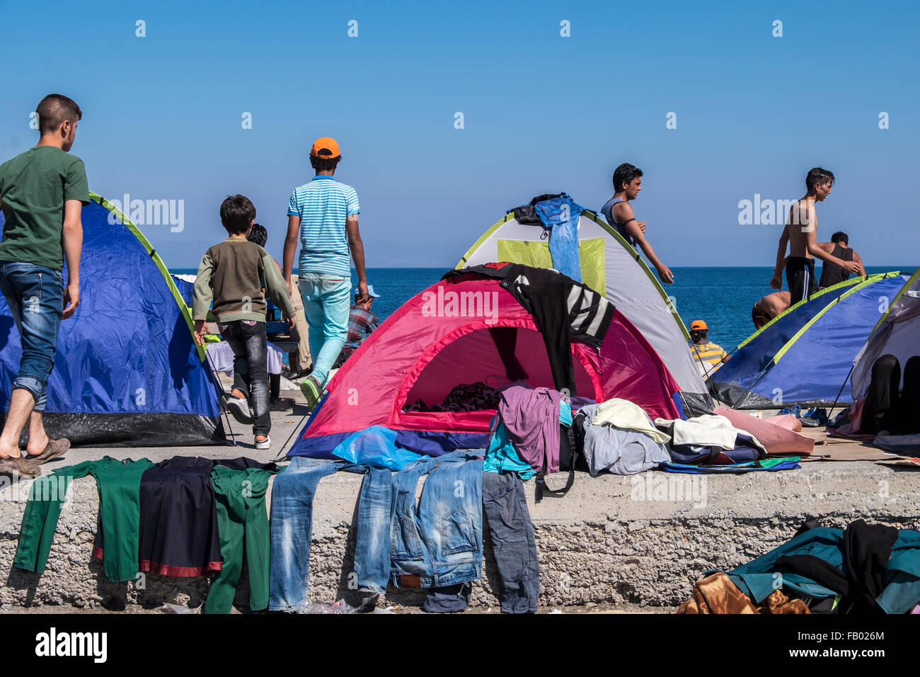 Refugees in tents hi-res stock photography and images - Alamy