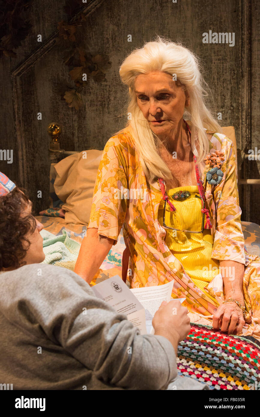 Grey gardens edith hi-res stock photography and images - Alamy