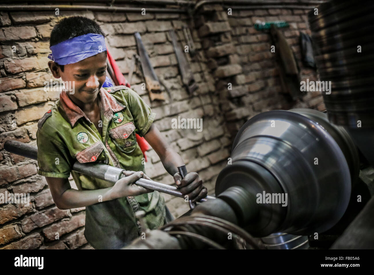 Dhaka, Bangladesh. 15th Oct, 2015. SADEK MIAH is a 15-year-old who has ...
