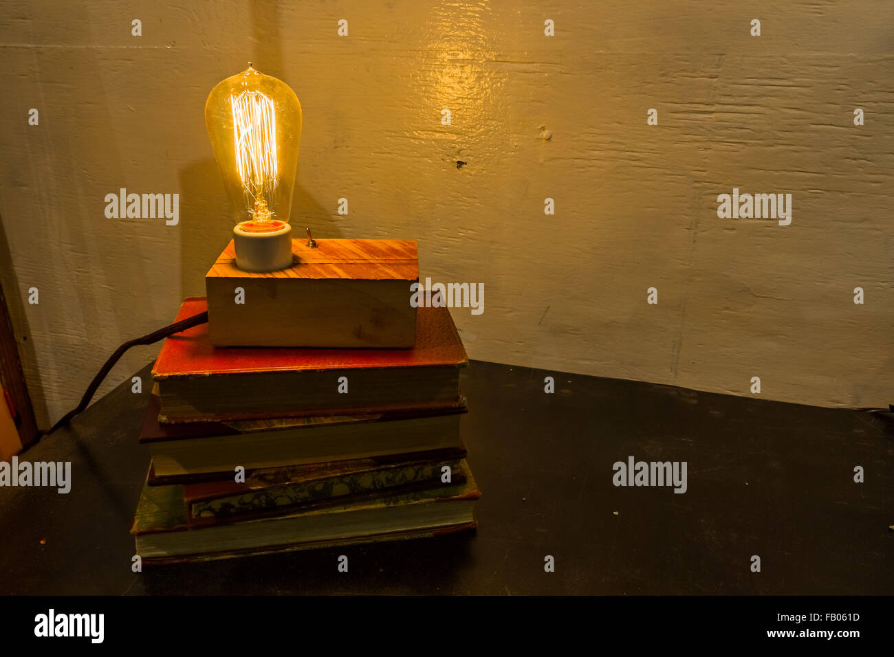Antique Edison Light Bulbs Stock Photo - Alamy