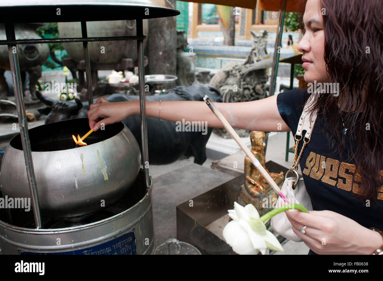 Pray and offerings, bot, Buddha, Prayers, People, Temple, Wat Phra Kaeo ...