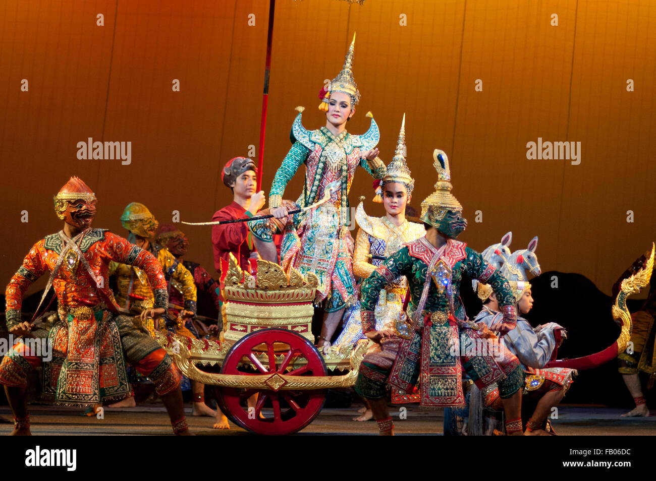 Thai classical dance performance at Salachalermkrung theater in Bangkok ...