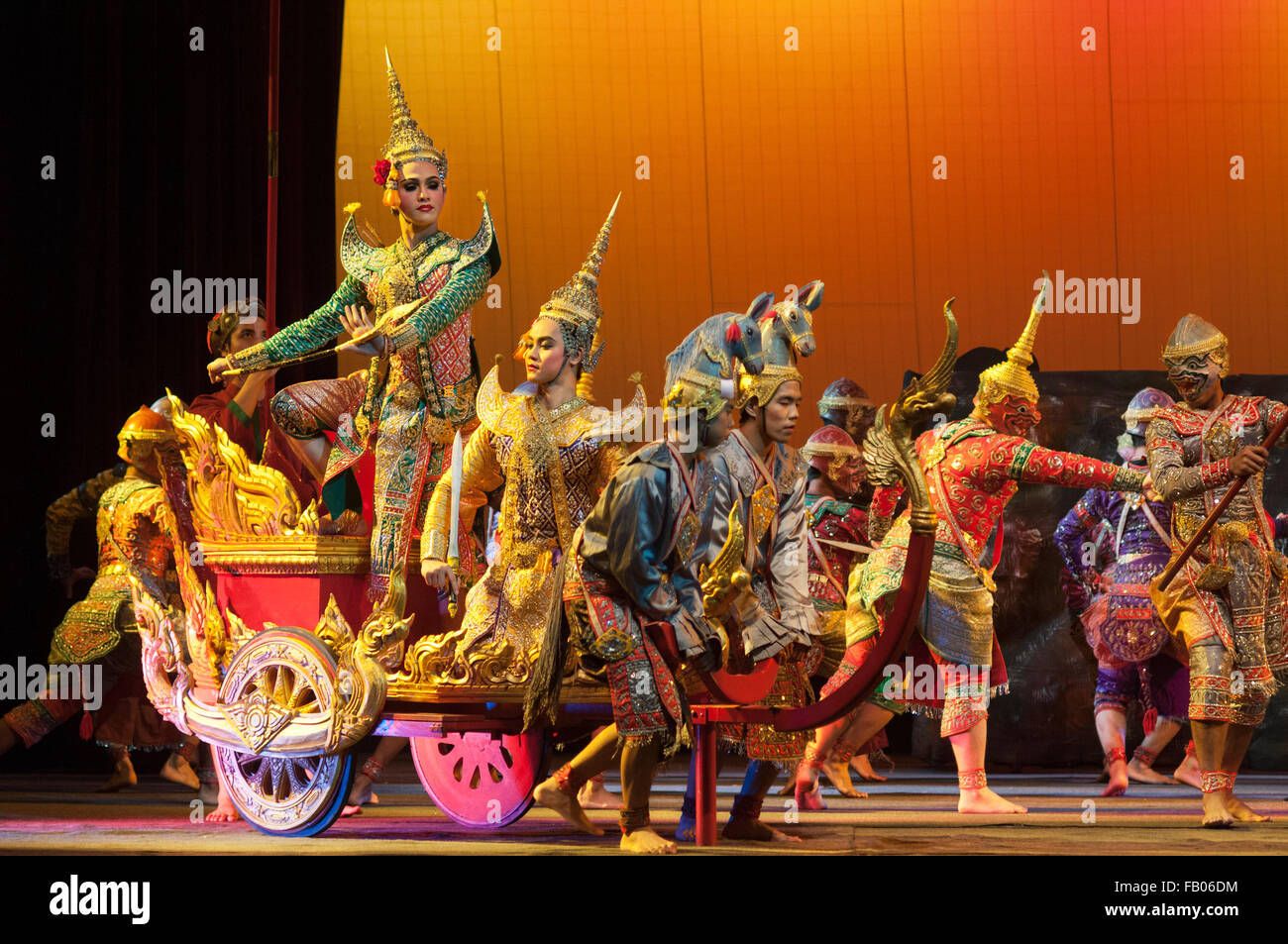 Thai classical dance performance at Salachalermkrung theater in Bangkok ...