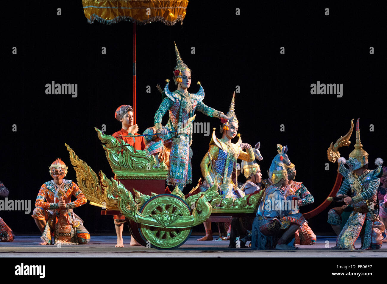 Thai classical dance performance at Salachalermkrung theater in Bangkok ...