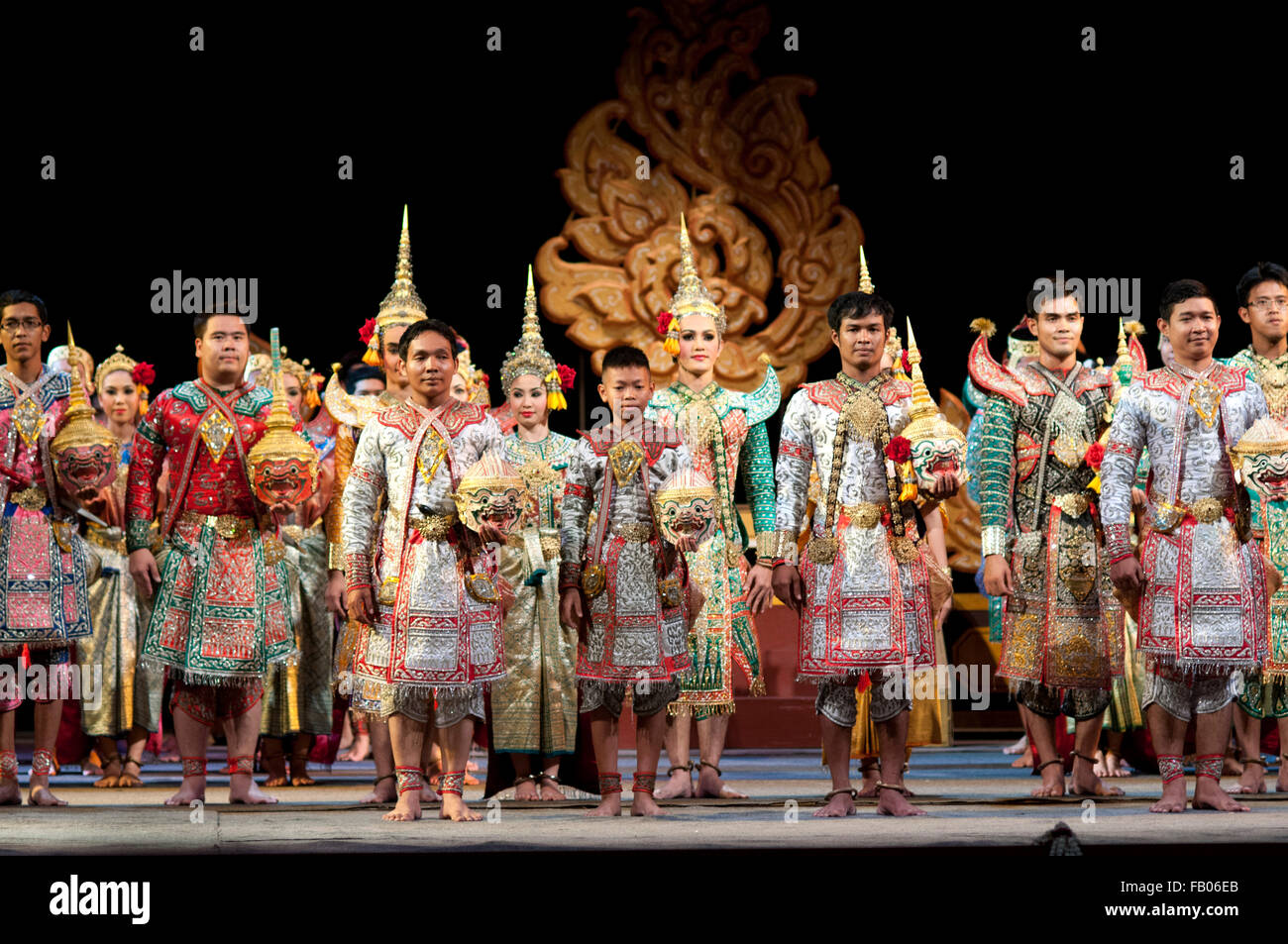 Thai classical dance performance at Salachalermkrung theater in Bangkok ...