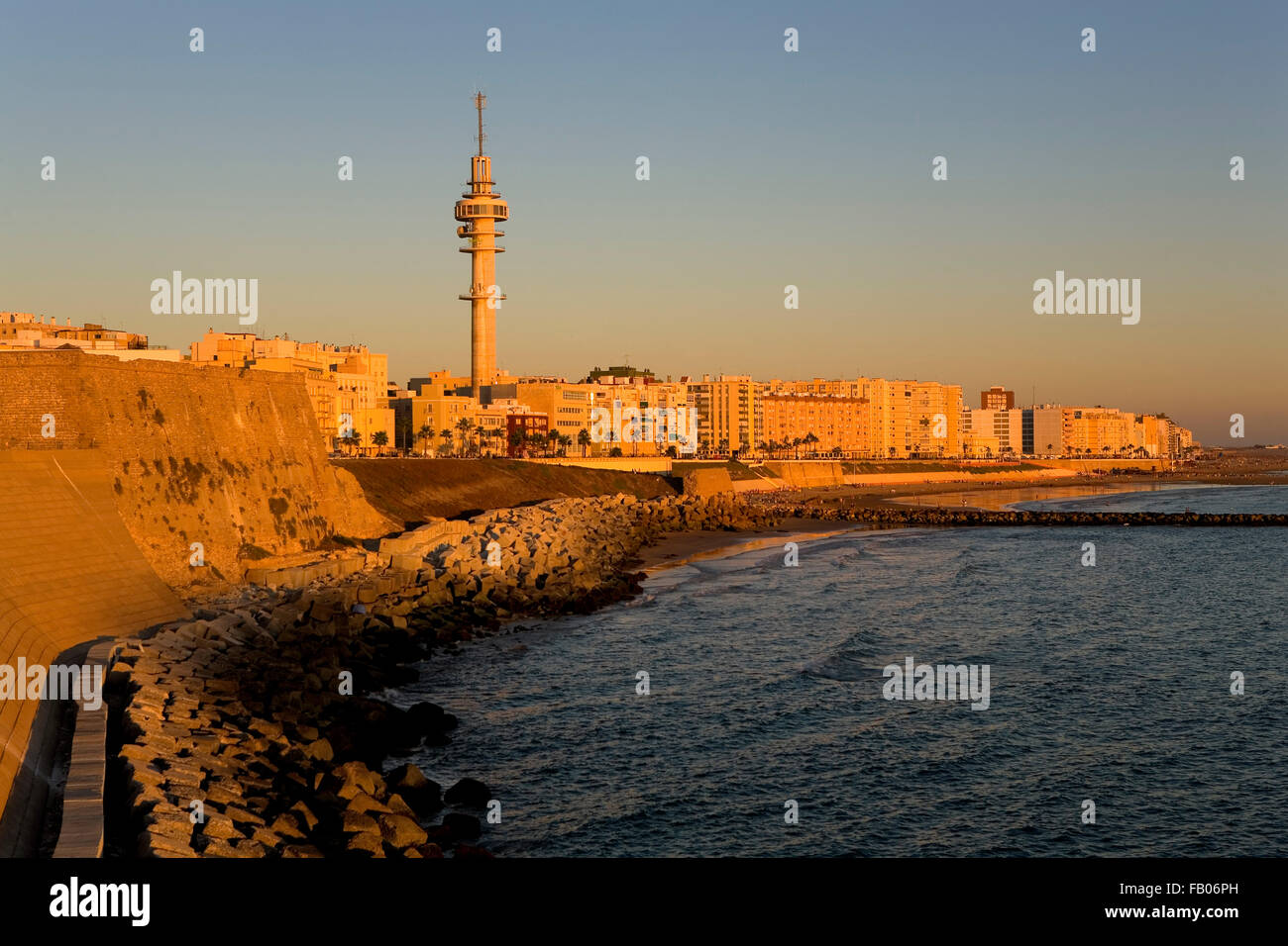 panoramic of the Levee and Victoria beach. Stands out a great tower ...