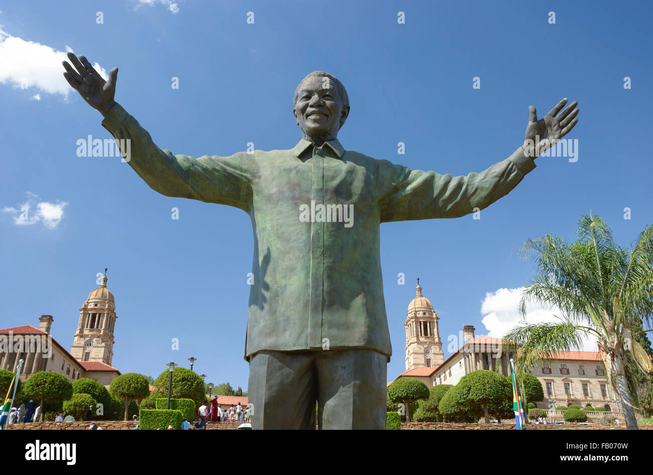 Mandela Statue by The Union Buildings on Meintjieskop, Pretoria, City ...