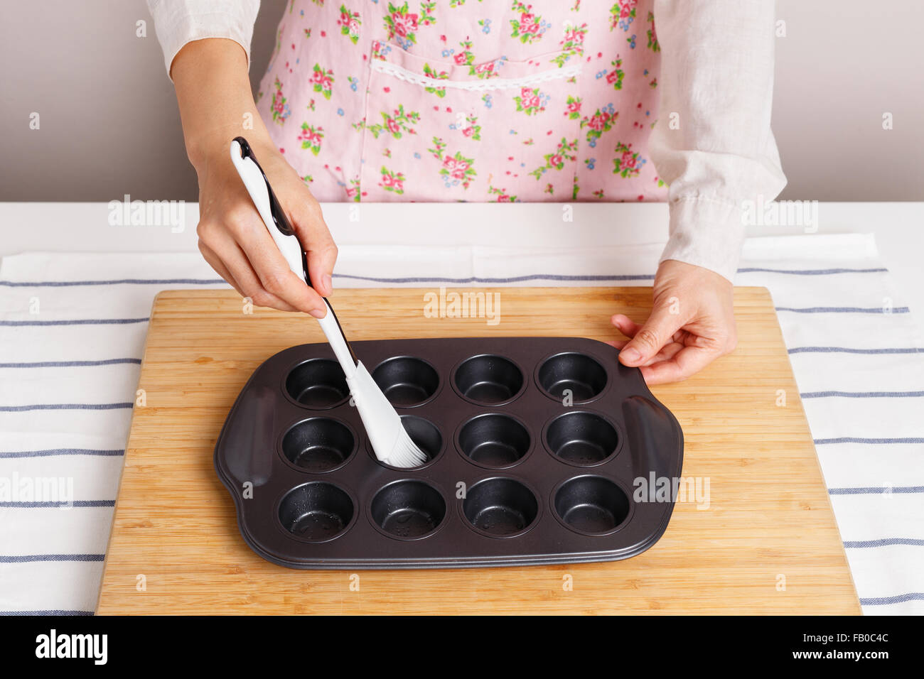 Dessert in baking pan hi-res stock photography and images - Alamy