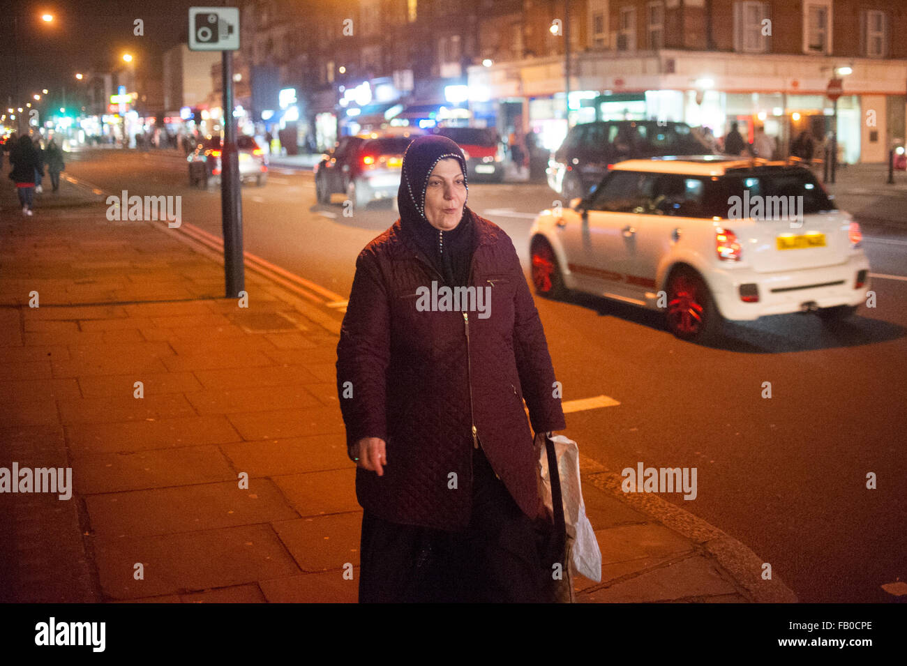 Muslim lady with burqa hi-res stock photography and images - Alamy