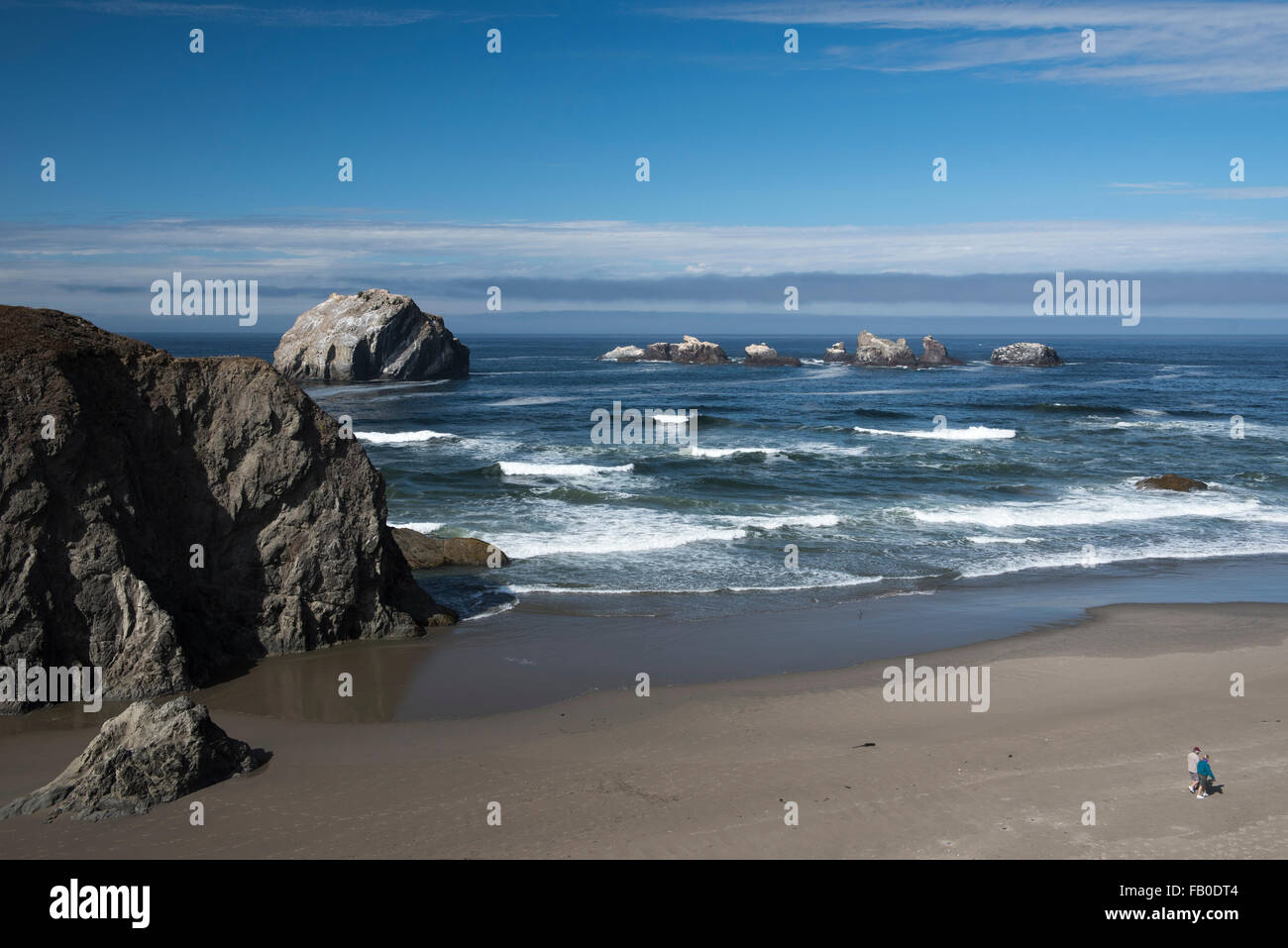 View of the rock formations in the Pacific Ocean on the Oregon Coast ...