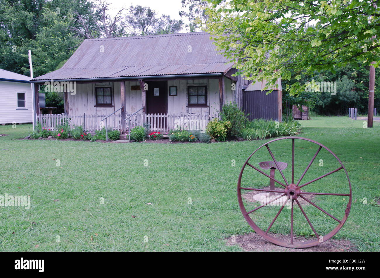Australian Vintage Slab Hut, Murrurundi NSW Australia Stock Photo - Alamy