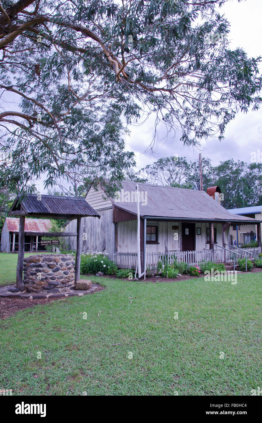 Australian Vintage Slab Hut, Murrurundi NSW Australia Stock Photo - Alamy