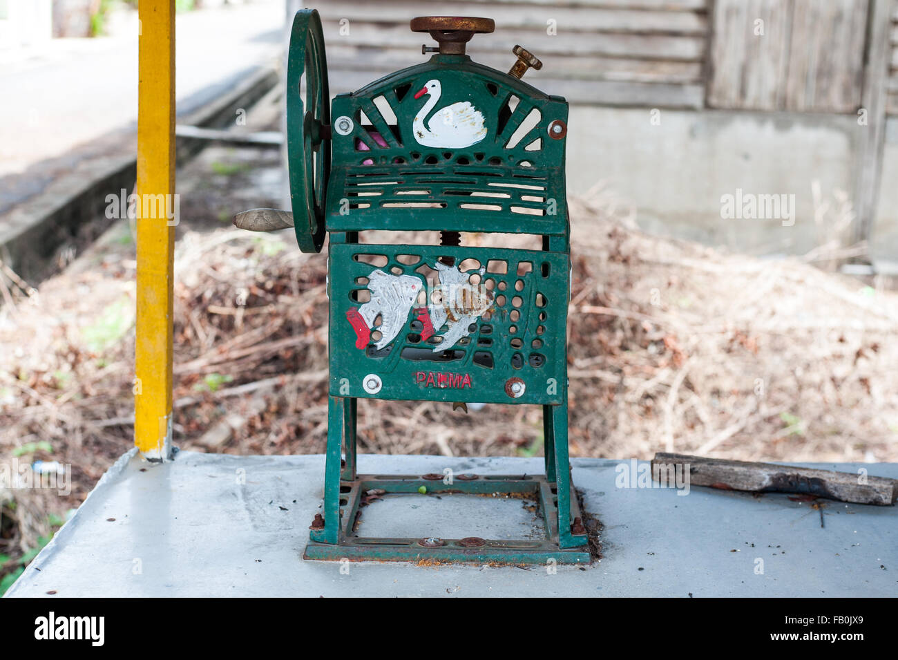 Vintage ice shaver hi-res stock photography and images - Alamy