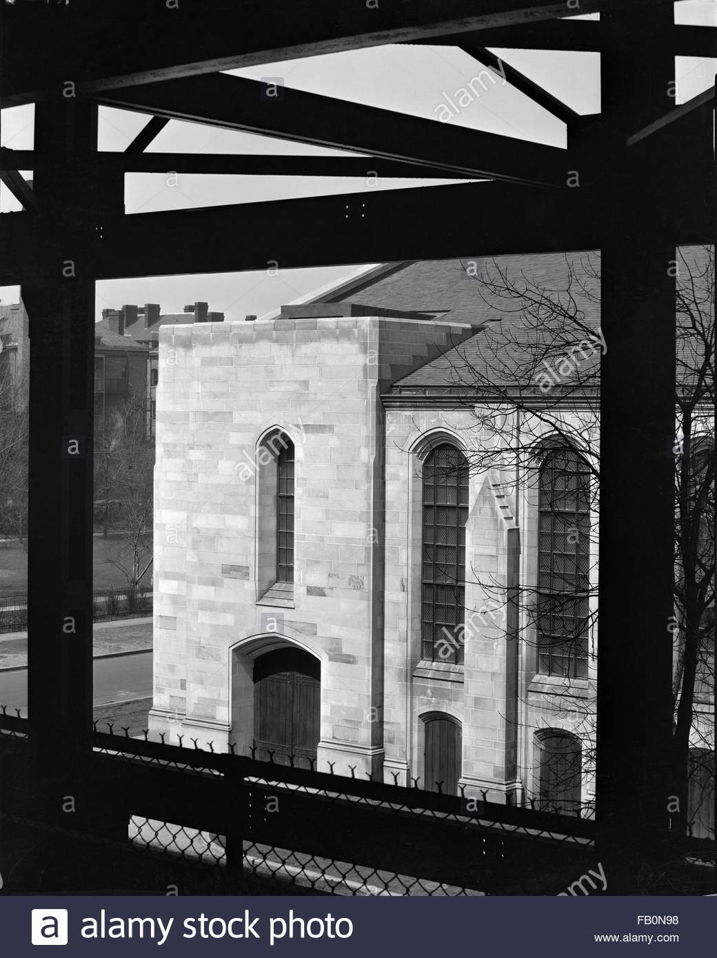 University Of Chicago Building Stock Photos & University Of Chicago ...