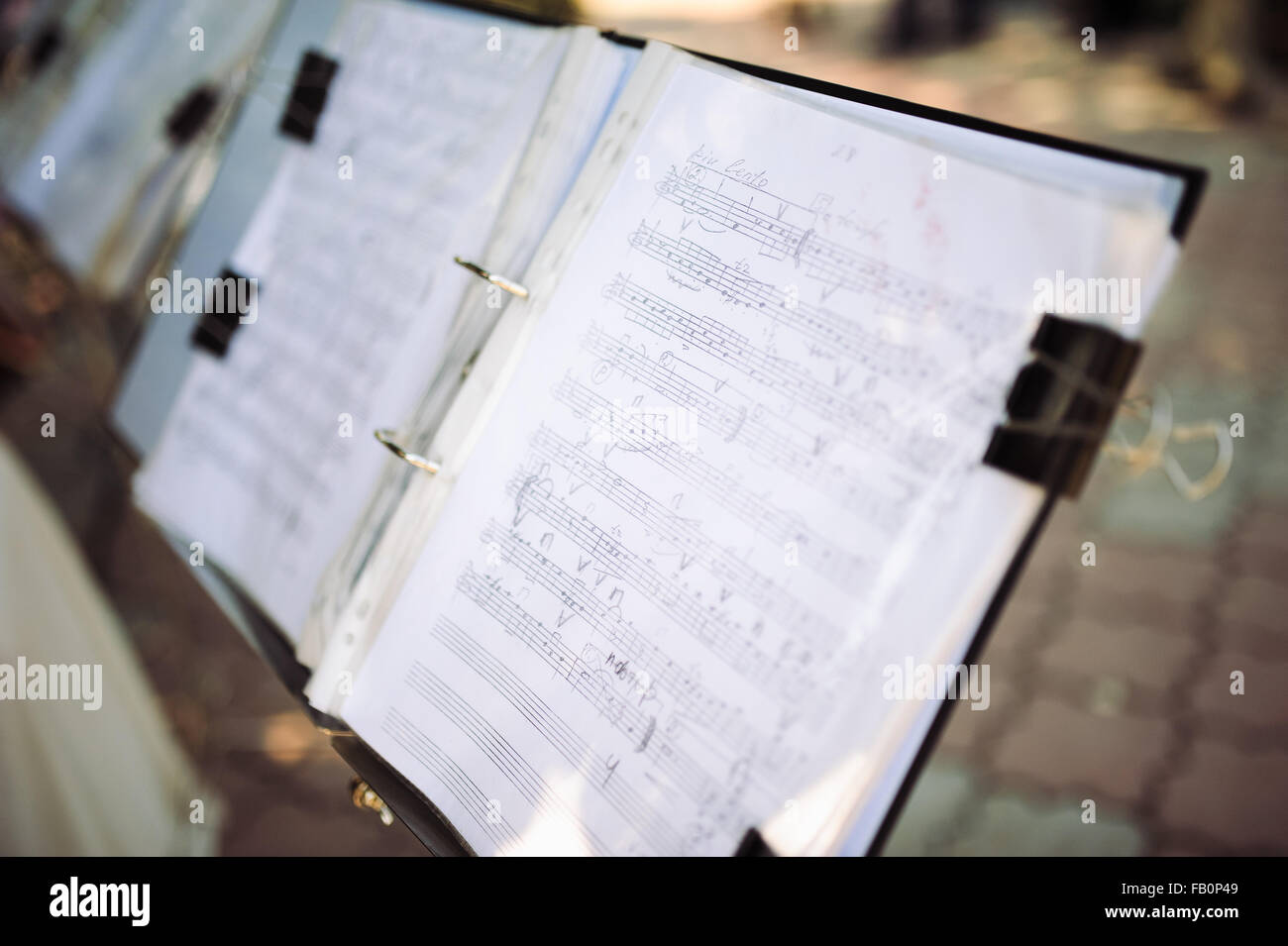 Music notes image hi-res stock photography and images - Alamy