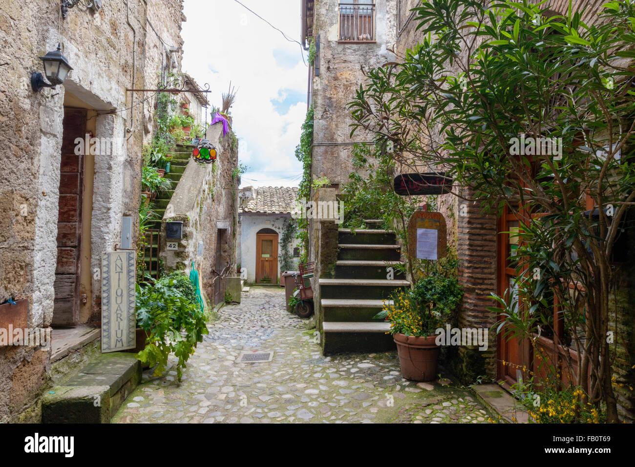 Calcata rome hi-res stock photography and images - Alamy