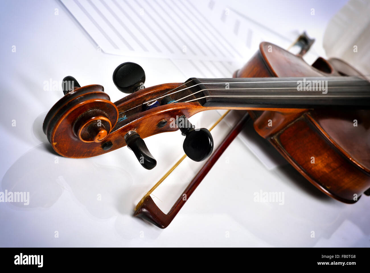Old violin isolated hi-res stock photography and images - Alamy
