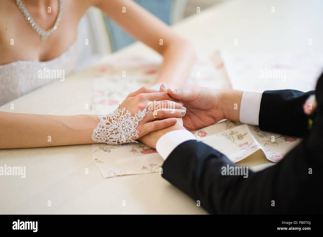 Wedding vows hands hi-res stock photography and images - Alamy