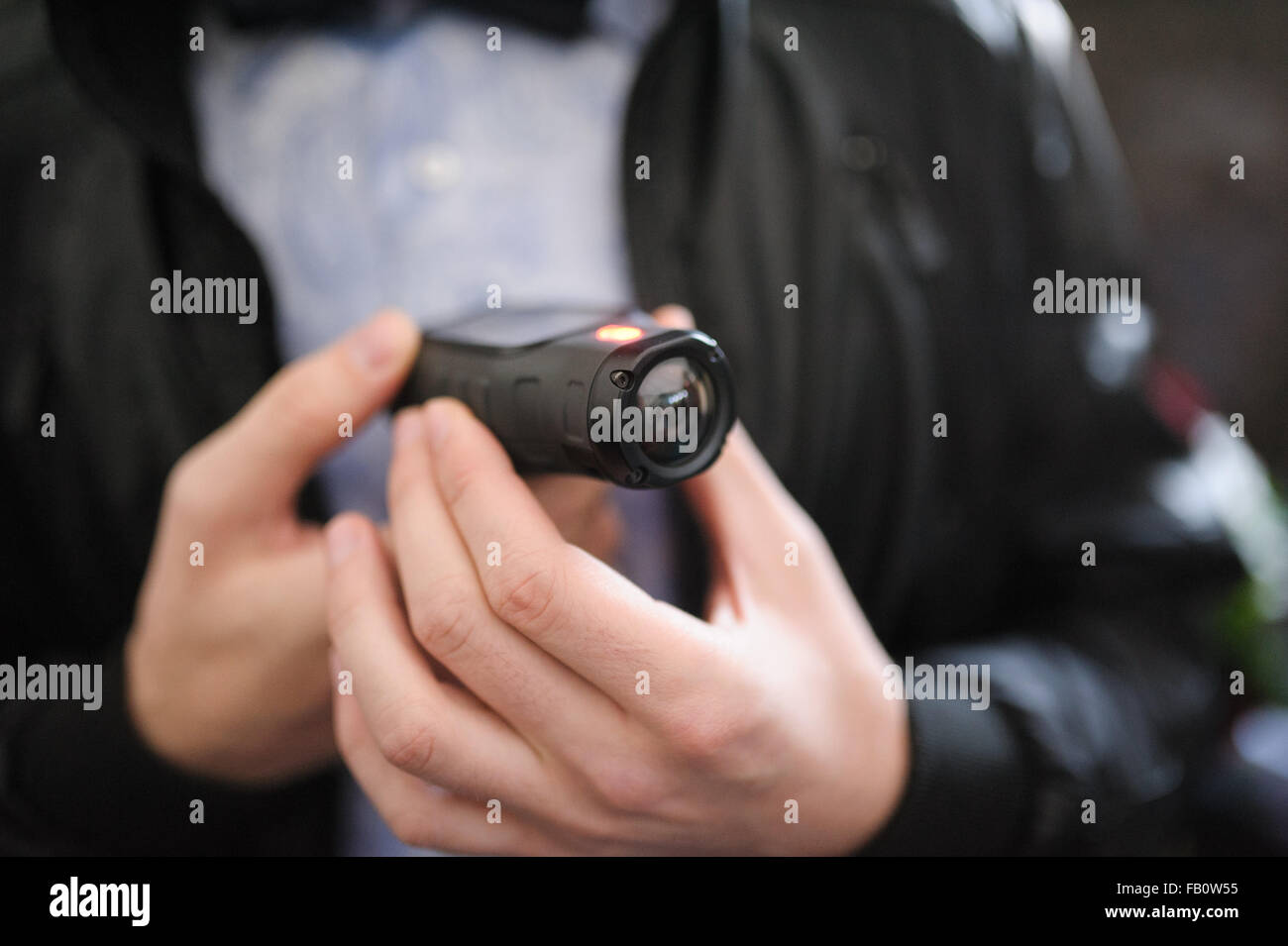 Hand held device hi-res stock photography and images - Alamy