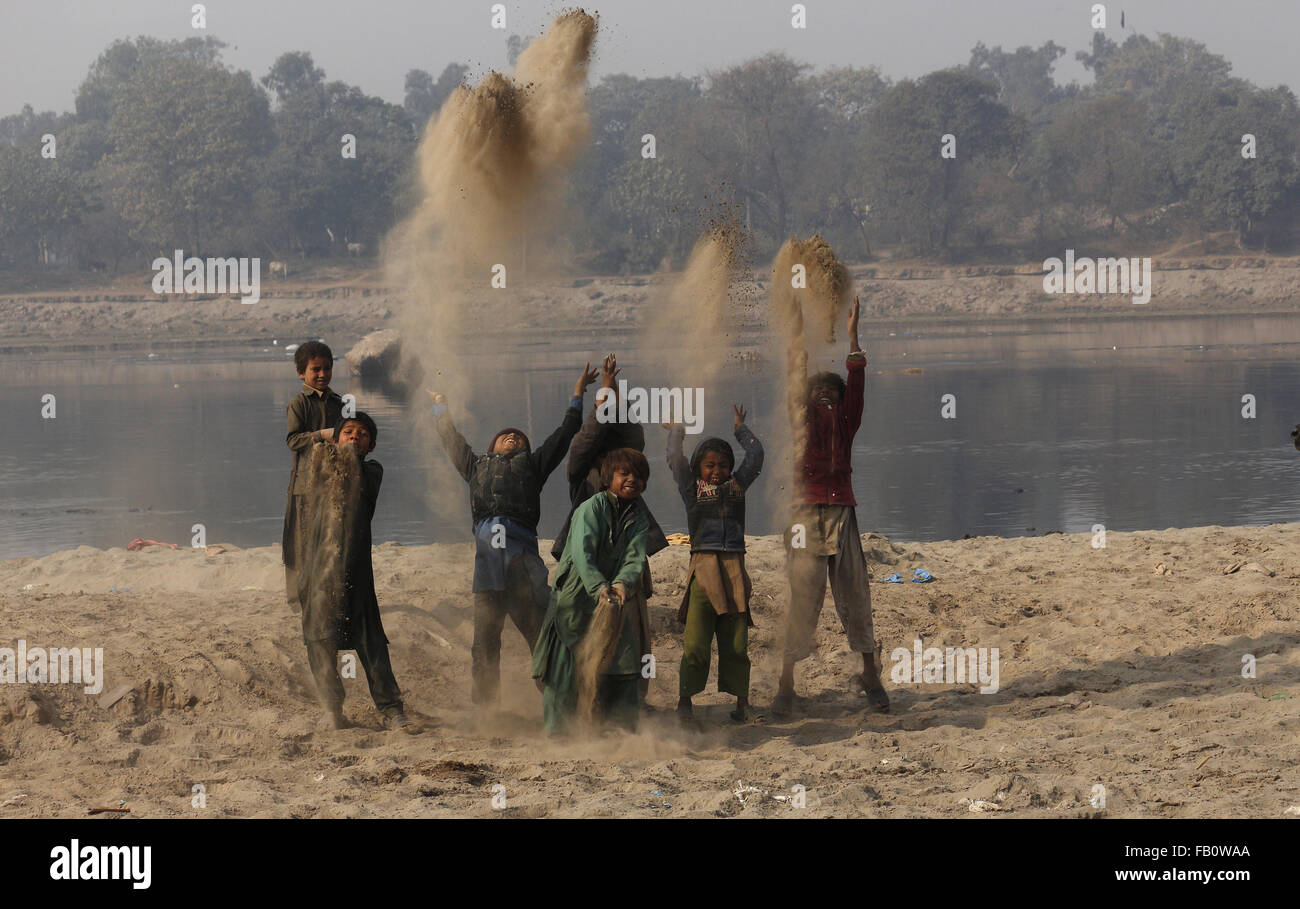 Lahore, Pakistan. 07th Jan, 2016. Pakistani gypsy children playing at ...