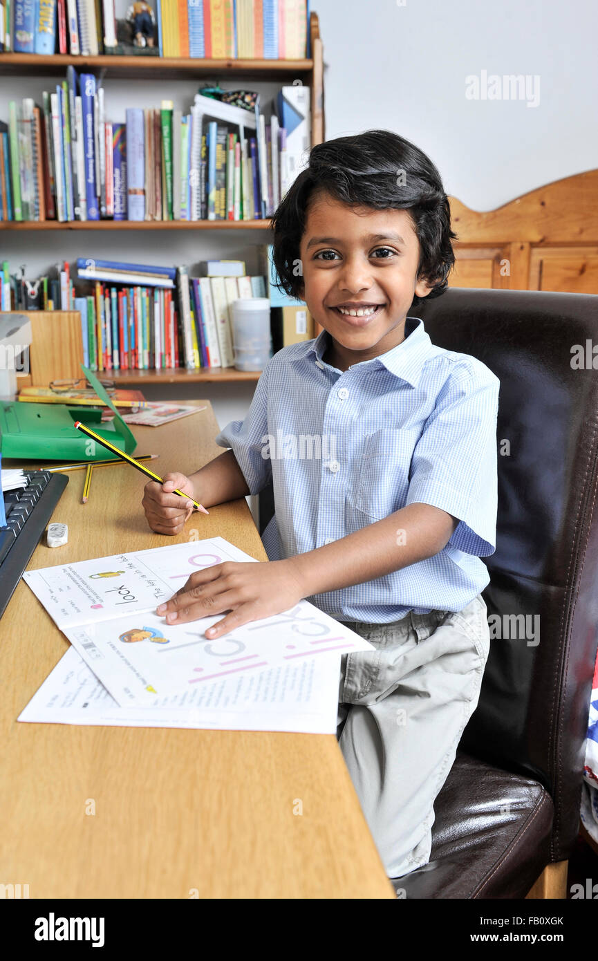 Student independent reading classroom hi-res stock photography and ...