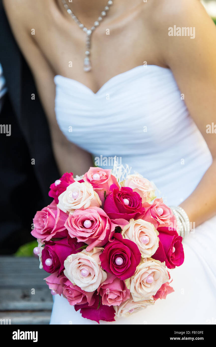 Floral petals hi-res stock photography and images - Alamy