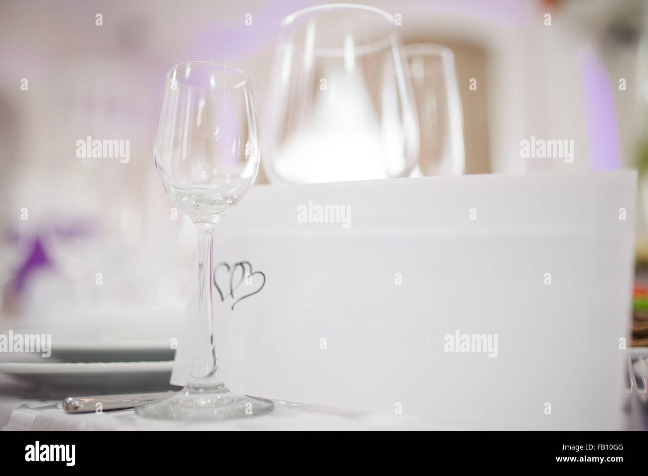 Banquet wedding table setting on evening reception Stock Photo - Alamy