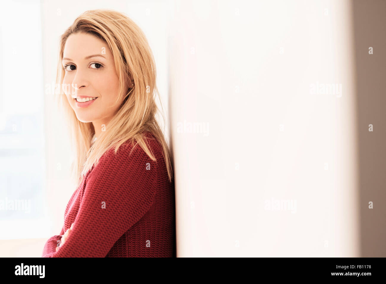 Woman looking at camera hi-res stock photography and images - Alamy