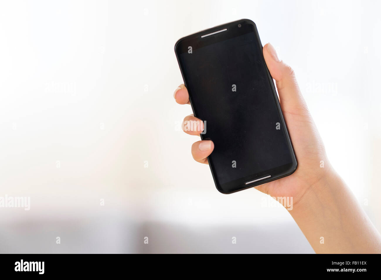 Human hand smart phone hi-res stock photography and images - Alamy