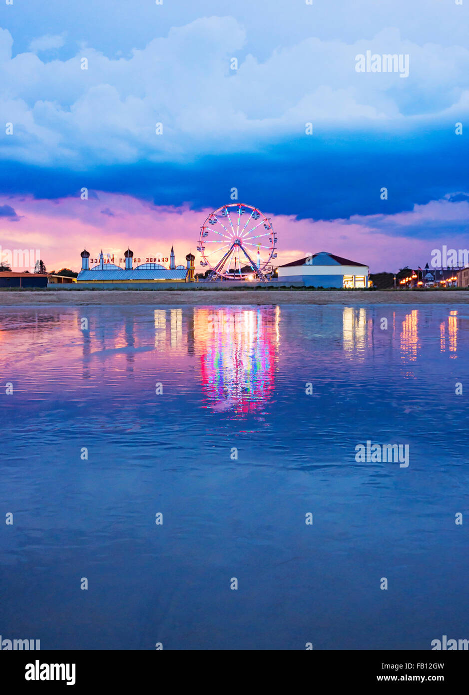 Old orchard beach hi-res stock photography and images - Alamy