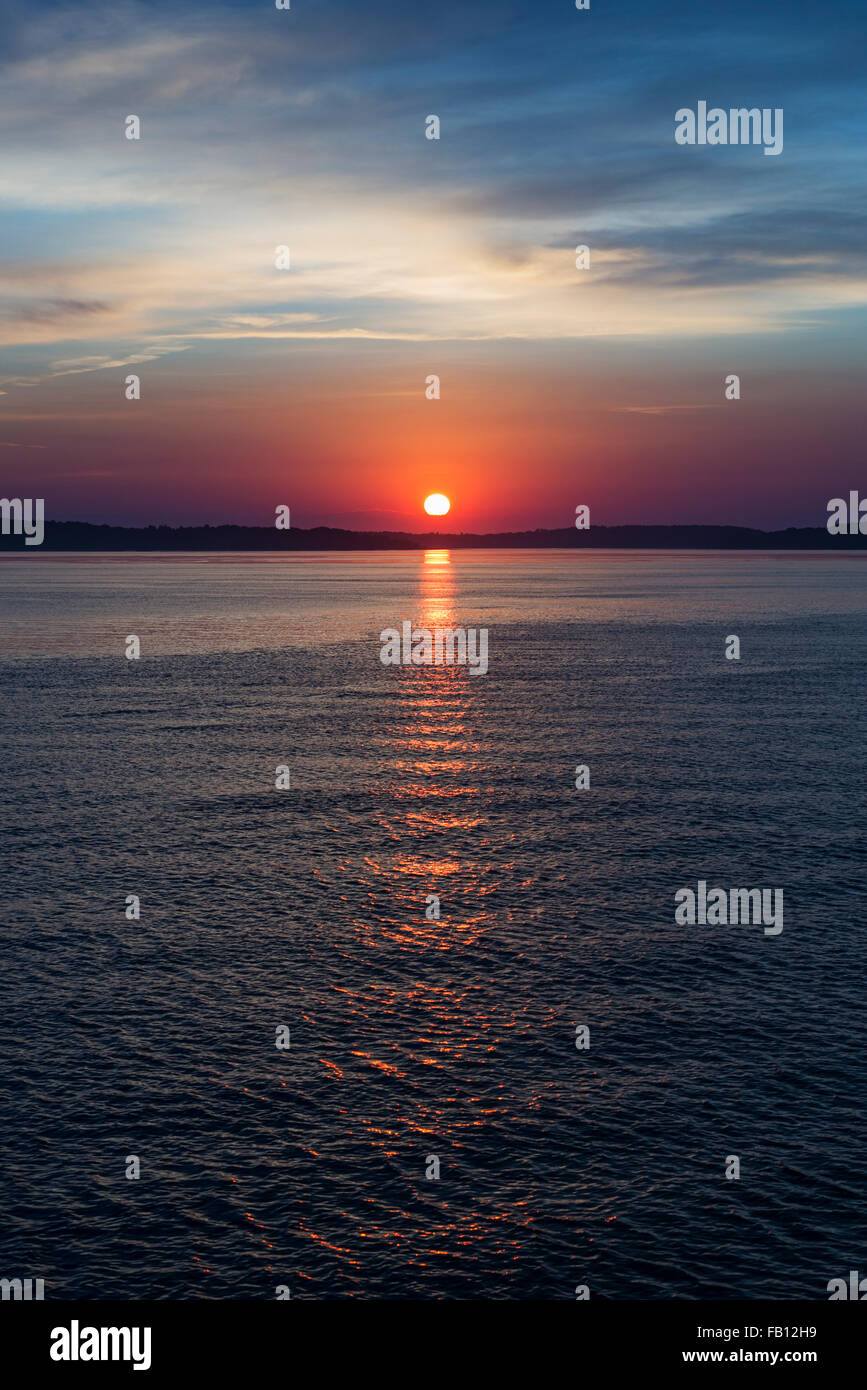 Seascape at sunrise hi-res stock photography and images - Alamy