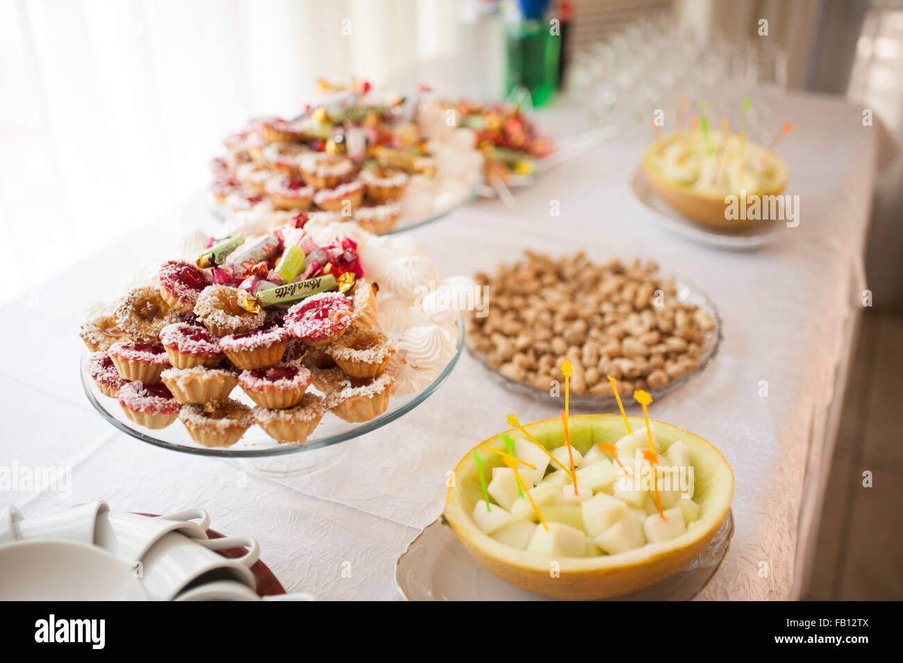 Banquet wedding table setting on evening reception Stock Photo - Alamy