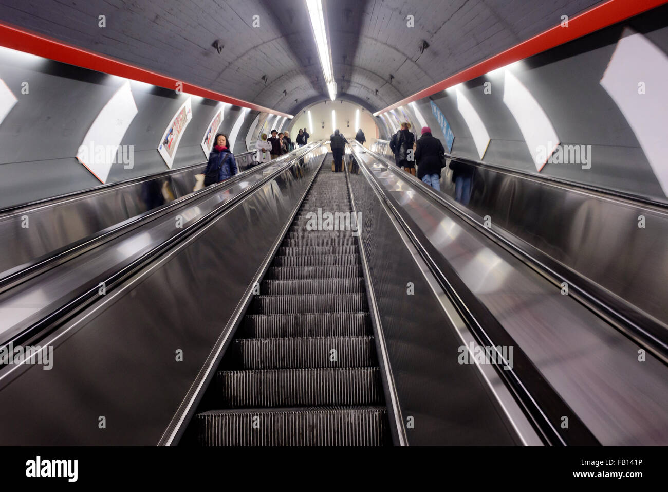 U bahn wien hi-res stock photography and images - Alamy