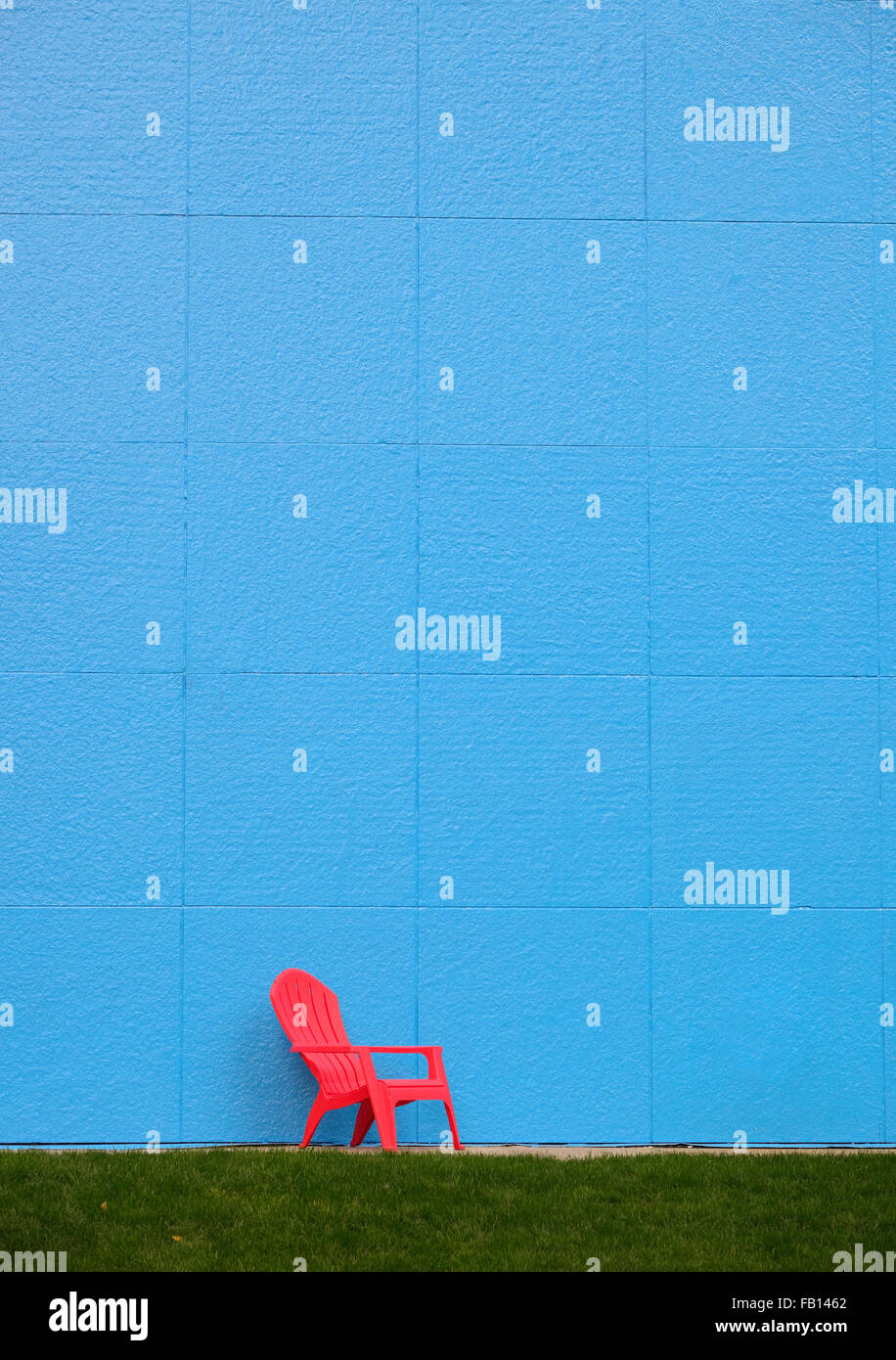 Red and blue chair hi-res stock photography and images - Alamy