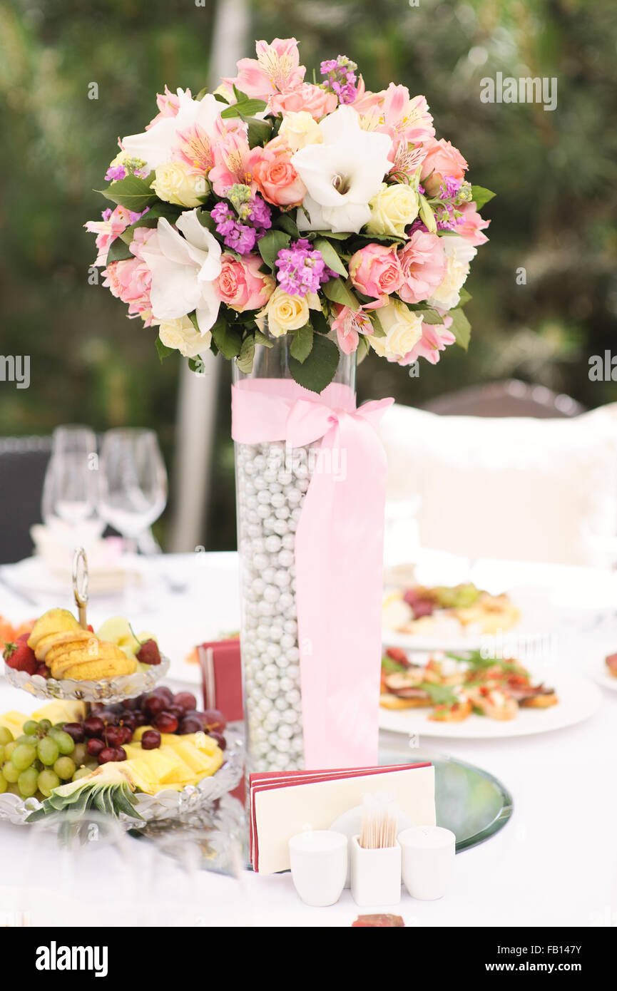 wedding decor at restaurant with all beauty and flowers Stock Photo - Alamy