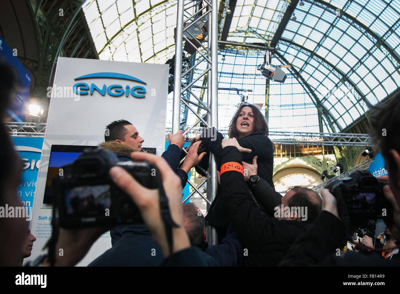 Sam Castro speaks about Energie in Australia. Activists stage a 'toxic ...